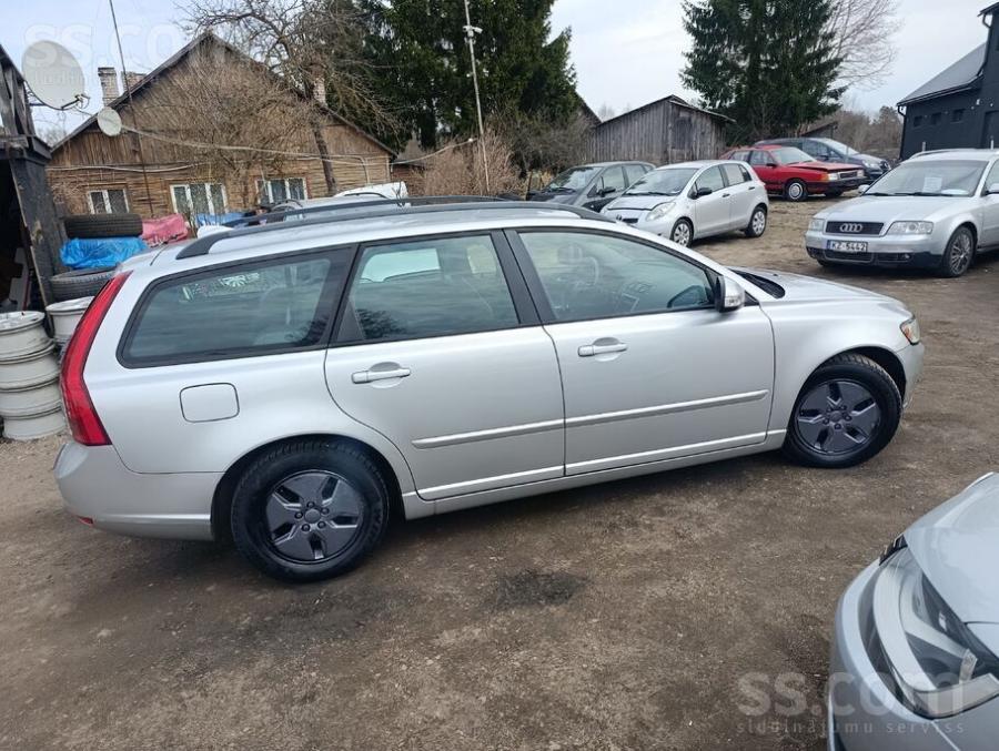 Volvo V50 2009 Rēzekne, ar dzinēja tilpumu 1.60 L un nobraukumu 279 tūkst. km par 2850 €, foto 5 vietnē AUTOMOTO.COM.LV