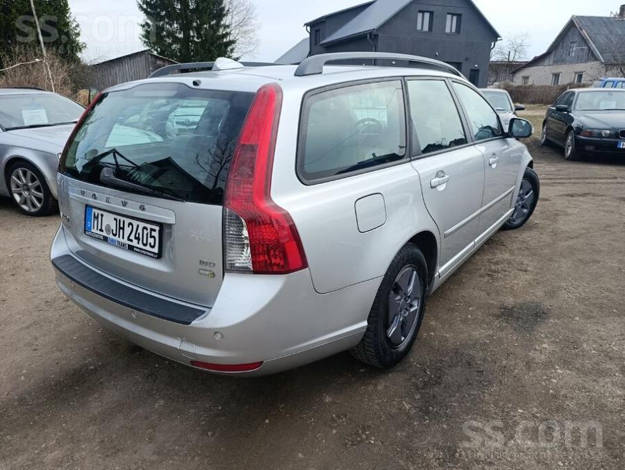 Volvo V50 2009 Rēzekne, ar dzinēja tilpumu 1.60 L un nobraukumu 279 tūkst. km par 2850 €, foto 6 vietnē AUTOMOTO.COM.LV