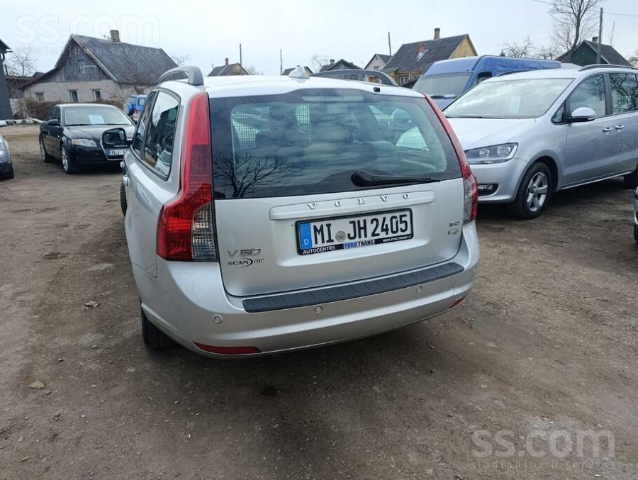 Volvo V50 2009 Rēzekne, ar dzinēja tilpumu 1.60 L un nobraukumu 279 tūkst. km par 2850 €, foto 7 vietnē AUTOMOTO.COM.LV