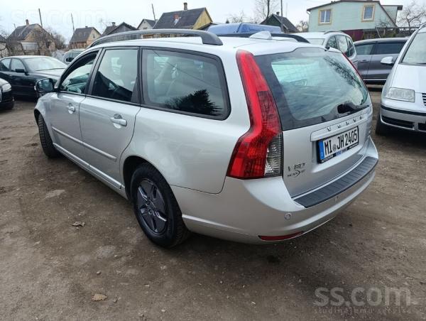 Volvo V50 2009 Rēzekne, ar dzinēja tilpumu 1.60 L un nobraukumu 279 tūkst. km par 2850 €, foto 7 vietnē AUTOMOTO.COM.LV