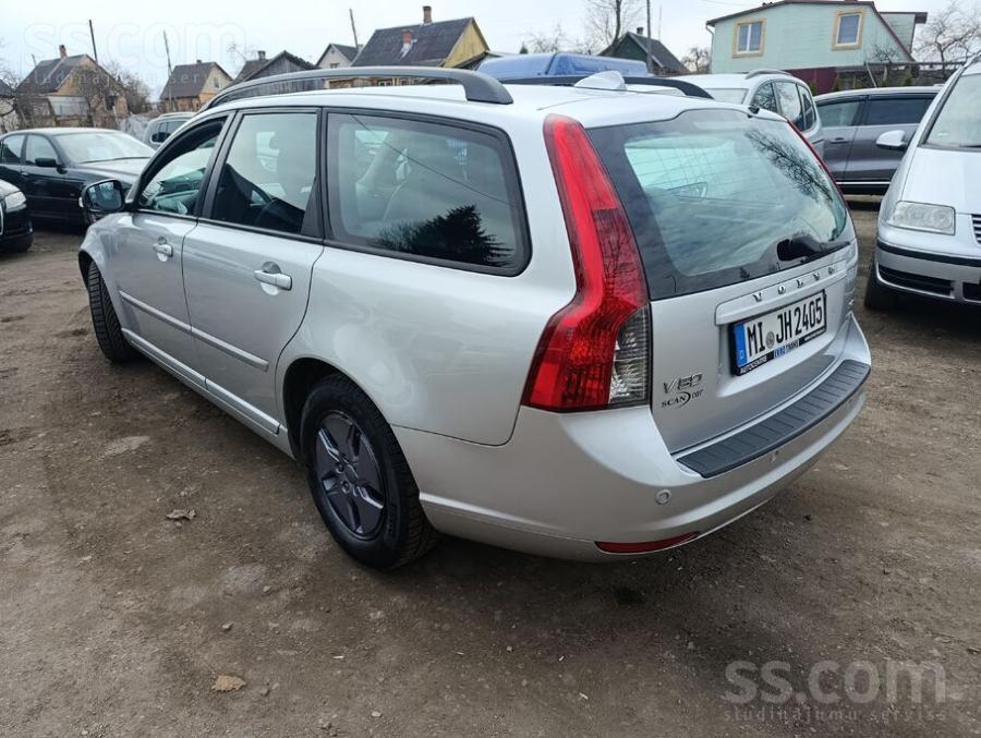 Volvo V50 2009 Rēzekne, ar dzinēja tilpumu 1.60 L un nobraukumu 279 tūkst. km par 2850 €, foto 8 vietnē AUTOMOTO.COM.LV