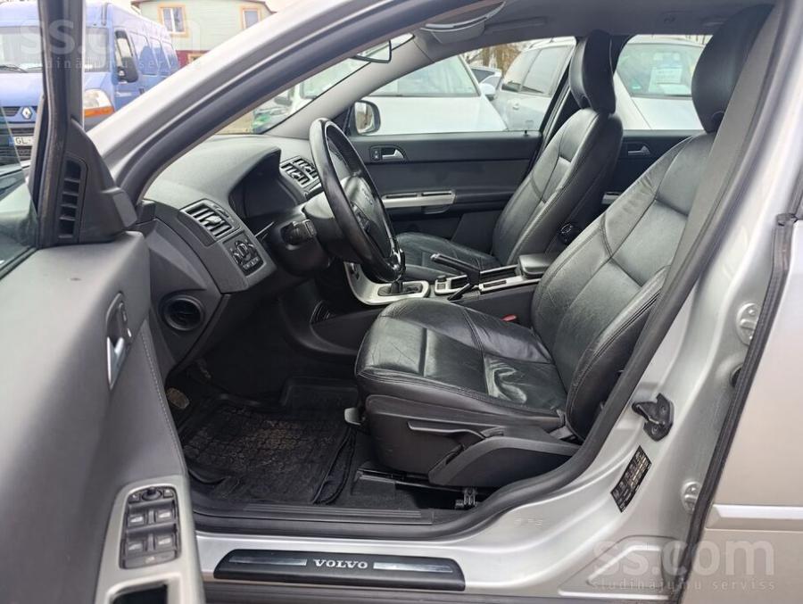 Volvo V50 2009 Rēzekne, ar dzinēja tilpumu 1.60 L un nobraukumu 279 tūkst. km par 2850 €, foto 10 vietnē AUTOMOTO.COM.LV