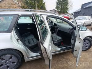 Volvo V50 2009 Rēzekne, ar dzinēja tilpumu 1.60 L un nobraukumu 279 tūkst. km par 2850 €, foto 13 vietnē AUTOMOTO.COM.LV