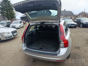 Volvo V50 2009 Rēzekne, ar dzinēja tilpumu 1.60 L un nobraukumu 279 tūkst. km par 2850 €, foto 14 vietnē AUTOMOTO.COM.LV
