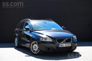 Volvo V50 2009 in Riga, with an engine capacity of 2.40 L and mileage of 318 thousand km for 2390 €, photo 3 on AUTOMOTO.COM.LV
