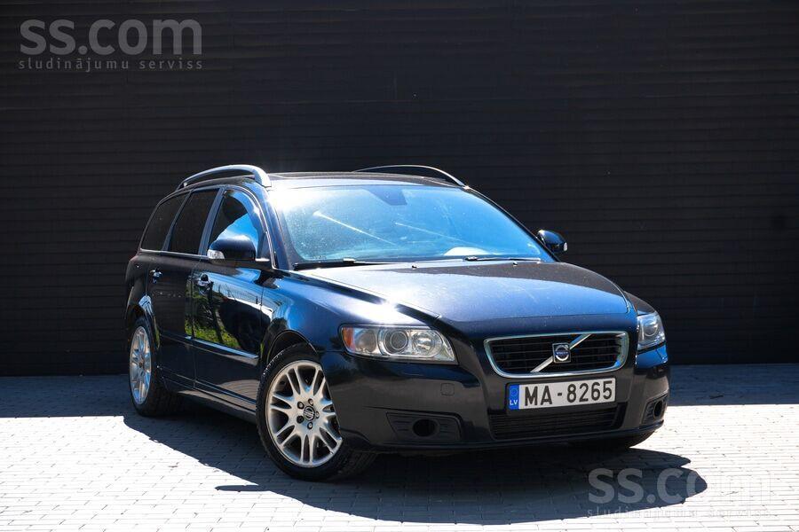 Volvo V50 2009 in Riga, with an engine capacity of 2.40 L and mileage of 318 thousand km for 2390 €, photo 3 on AUTOMOTO.COM.LV