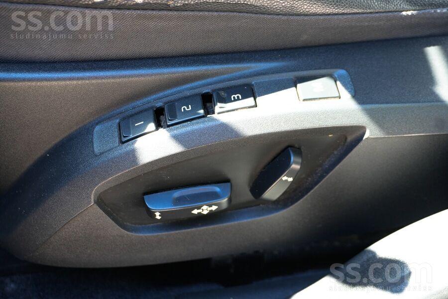 Volvo V50 2009 in Riga, with an engine capacity of 2.40 L and mileage of 318 thousand km for 2390 €, photo 6 on AUTOMOTO.COM.LV