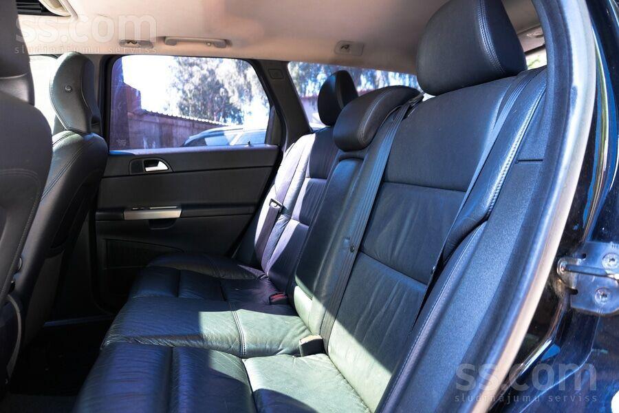 Volvo V50 2009 in Riga, with an engine capacity of 2.40 L and mileage of 318 thousand km for 2390 €, photo 10 on AUTOMOTO.COM.LV