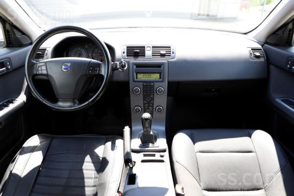 Volvo V50 2009 Tukums, ar dzinēja tilpumu 1.60 L un nobraukumu 268 tūkst. km par 1600 €, foto 5 vietnē AUTOMOTO.COM.LV