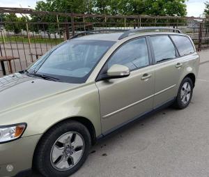 Volvo V50 2009 in Telschi, with an engine capacity of 1.56 L and mileage of 247 thousand km for 2400 €, photo 5 on AUTOMOTO.COM.LV