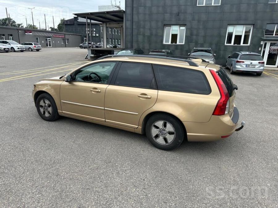 Вольво В50 2009 в Рига, объемом двигателя 1.60 л и пробегом 264 тыс. км за 2600 €, фото 1 на AUTOMOTO.COM.LV