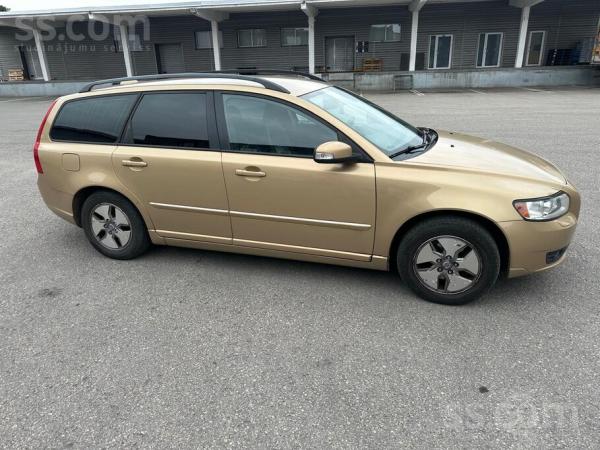 Volvo V50 2009 Rīga, ar dzinēja tilpumu 1.60 L un nobraukumu 264 tūkst. km par 2600 €, foto 2 vietnē AUTOMOTO.COM.LV