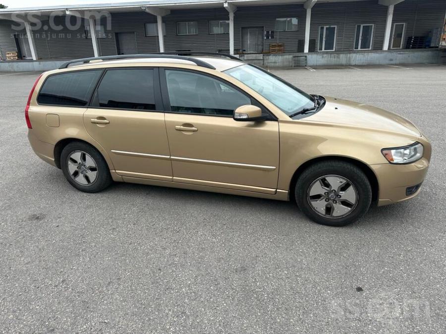 Вольво В50 2009 в Рига, объемом двигателя 1.60 л и пробегом 264 тыс. км за 2600 €, фото 3 на AUTOMOTO.COM.LV