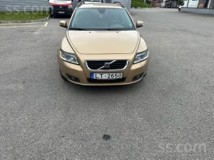 Вольво В50 2009 в Рига, объемом двигателя 1.60 л и пробегом 264 тыс. км за 2600 €, фото 4 на AUTOMOTO.COM.LV
