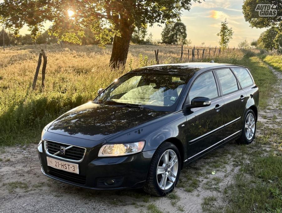 Volvo V50 2009 in Silale, with an engine capacity of 1.60 L and mileage of 288 thousand km for 2750 €, photo 1 on AUTOMOTO.COM.LV