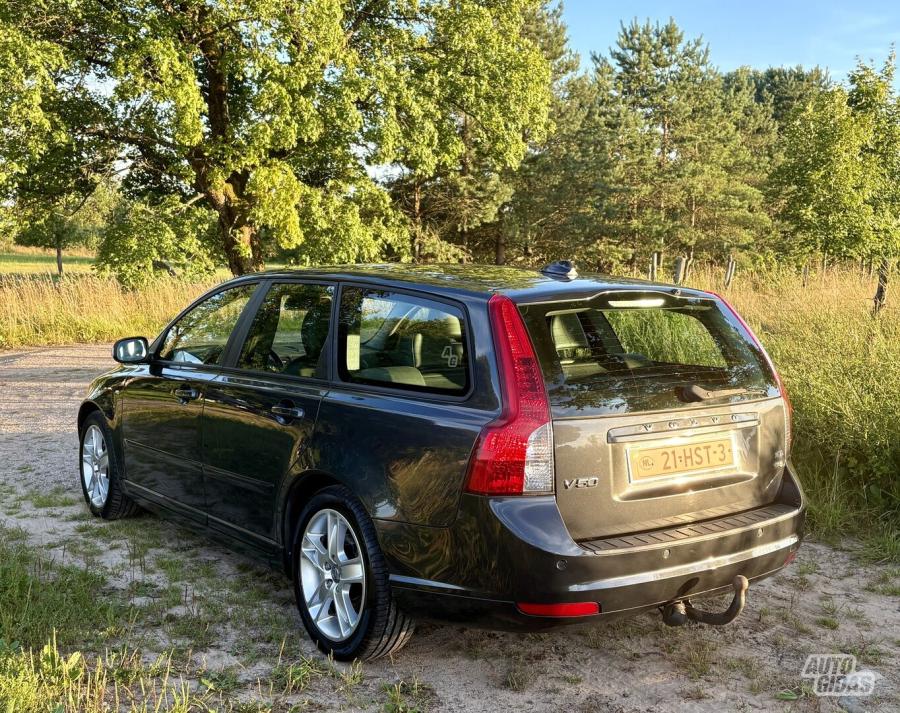 Volvo V50 2009 in Silale, with an engine capacity of 1.60 L and mileage of 288 thousand km for 2750 €, photo 3 on AUTOMOTO.COM.LV