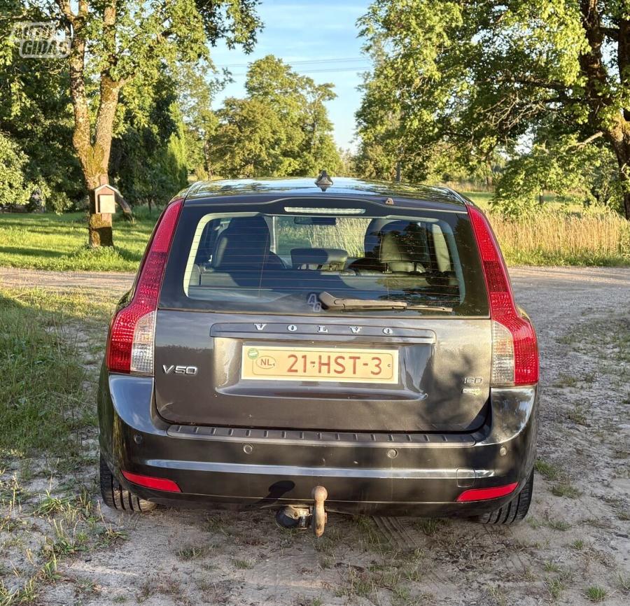 Volvo V50 2009 in Silale, with an engine capacity of 1.60 L and mileage of 288 thousand km for 2750 €, photo 4 on AUTOMOTO.COM.LV