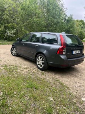 Volvo V50 2009 Viļņa, ar dzinēja tilpumu 1.56 L un nobraukumu 438 tūkst. km par 1350 €, foto 4 vietnē AUTOMOTO.COM.LV
