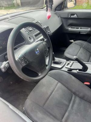 Volvo V50 2009 Viļņa, ar dzinēja tilpumu 1.56 L un nobraukumu 438 tūkst. km par 1350 €, foto 10 vietnē AUTOMOTO.COM.LV