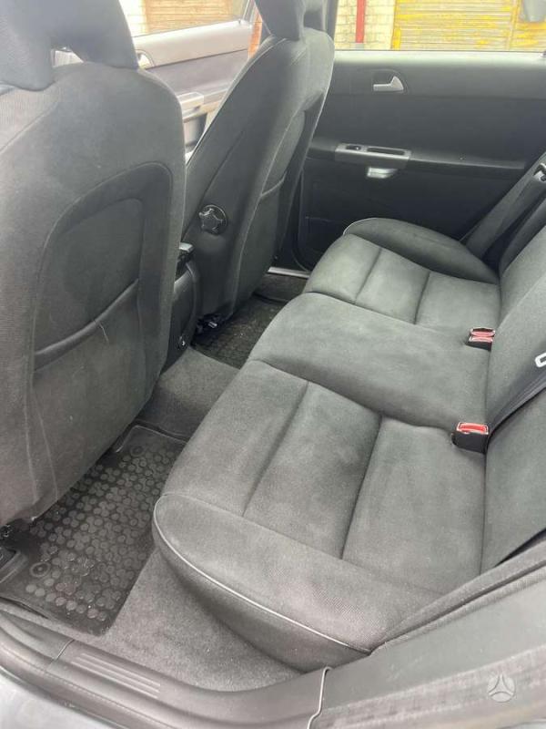 Volvo V50 2009 in Vilnius, with an engine capacity of 1.56 L and mileage of 438 thousand km for 1350 €, photo 11 on AUTOMOTO.COM.LV