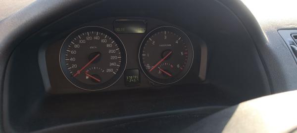 Вольво В50 2009 в Каунас, объемом двигателя 1.60 л и пробегом 378 тыс. км за 1100 €, фото 9 на AUTOMOTO.COM.LV