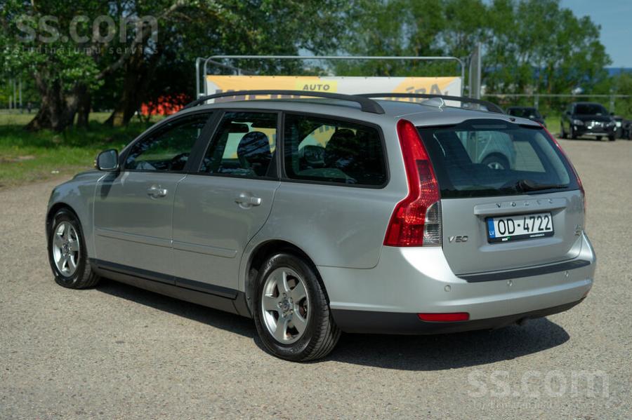 Volvo V50 2010 in Liepaja, with an engine capacity of 1.60 L and mileage of 290 thousand km for 4300 €, photo 4 on AUTOMOTO.COM.LV