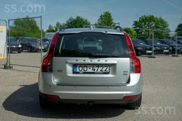 Volvo V50 2010 in Liepaja, with an engine capacity of 1.60 L and mileage of 290 thousand km for 4300 €, photo 5 on AUTOMOTO.COM.LV
