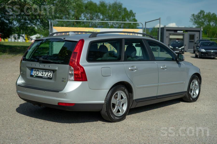 Volvo V50 2010 in Liepaja, with an engine capacity of 1.60 L and mileage of 290 thousand km for 4300 €, photo 6 on AUTOMOTO.COM.LV