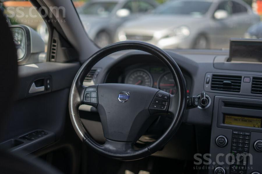 Volvo V50 2010 in Liepaja, with an engine capacity of 1.60 L and mileage of 290 thousand km for 4300 €, photo 14 on AUTOMOTO.COM.LV