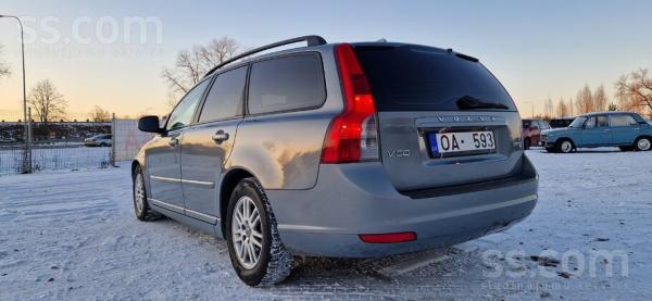 Volvo V50 2010 Daugavpils, ar dzinēja tilpumu 1.60 L un nobraukumu 283 tūkst. km par 3500 €, foto 3 vietnē AUTOMOTO.COM.LV