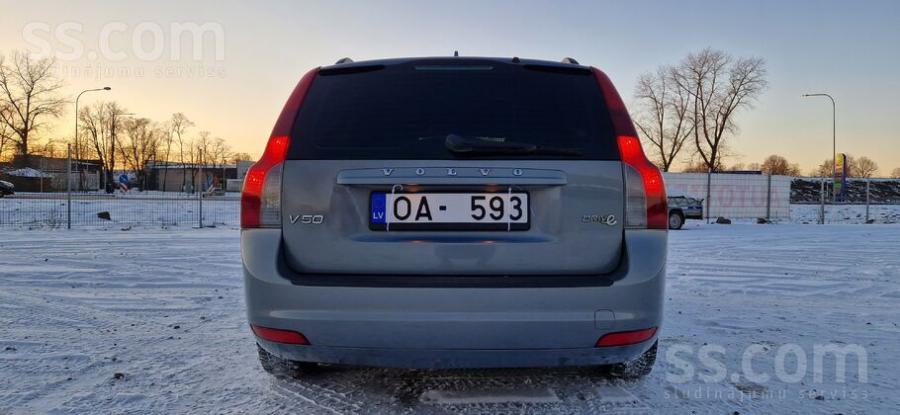Volvo V50 2010 Daugavpils, ar dzinēja tilpumu 1.60 L un nobraukumu 283 tūkst. km par 3500 €, foto 4 vietnē AUTOMOTO.COM.LV
