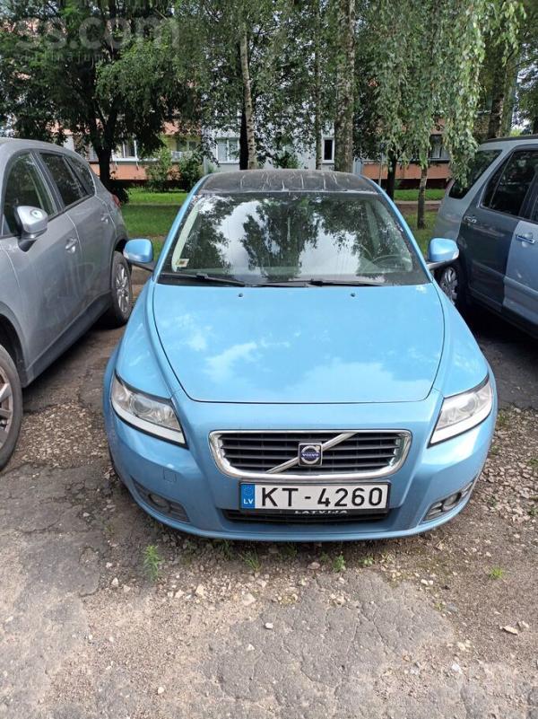 Volvo V50 2010 Rīga, ar dzinēja tilpumu 2.00 L un nobraukumu 232 tūkst. km par 800 €, foto 1 vietnē AUTOMOTO.COM.LV
