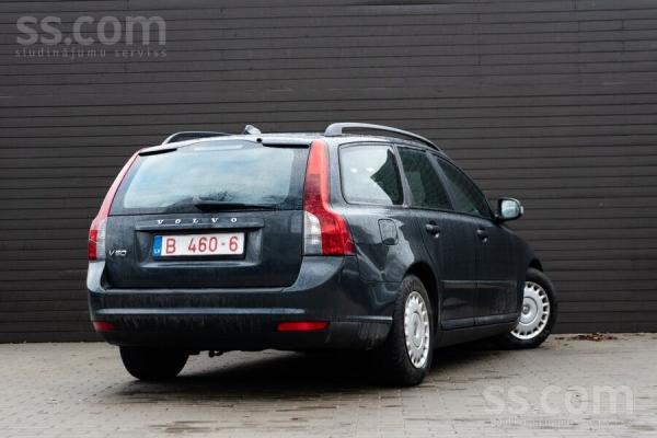 Volvo V50 2010 in Riga, with an engine capacity of 1.60 L and mileage of 278 thousand km for 4490 €, photo 3 on AUTOMOTO.COM.LV