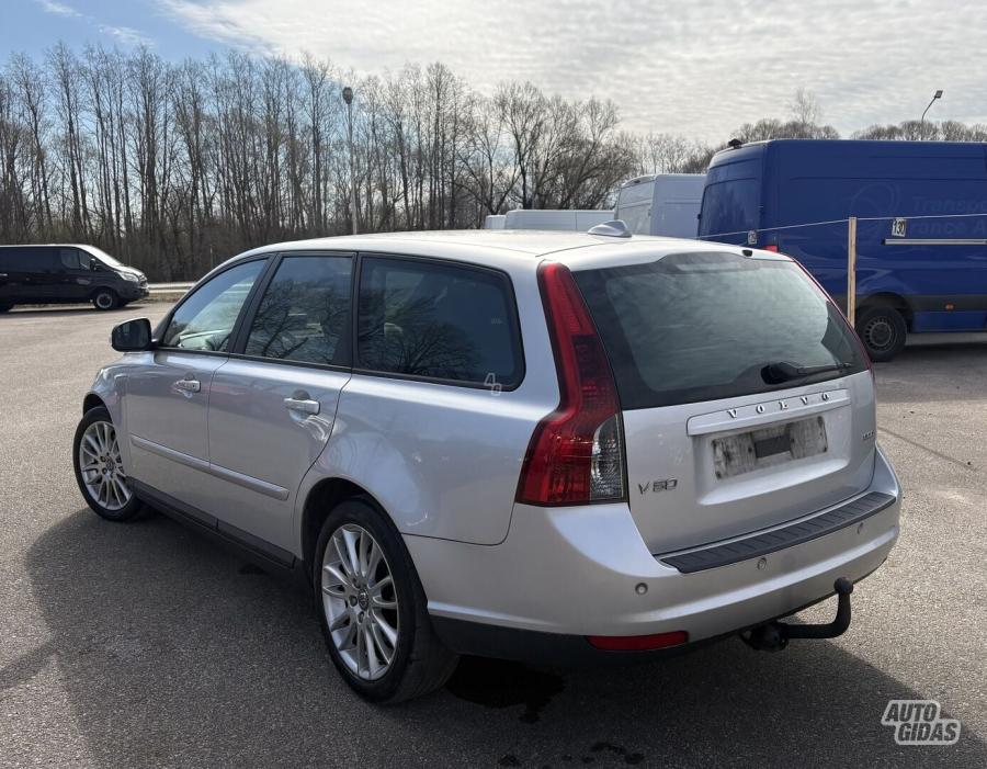 Volvo V50 2010 in Taurage, with an engine capacity of 2.00 L and mileage of 252 thousand km for 2950 €, photo 3 on AUTOMOTO.COM.LV