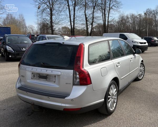 Volvo V50 2010 Tauragė, ar dzinēja tilpumu 2.00 L un nobraukumu 252 tūkst. km par 2950 €, foto 4 vietnē AUTOMOTO.COM.LV