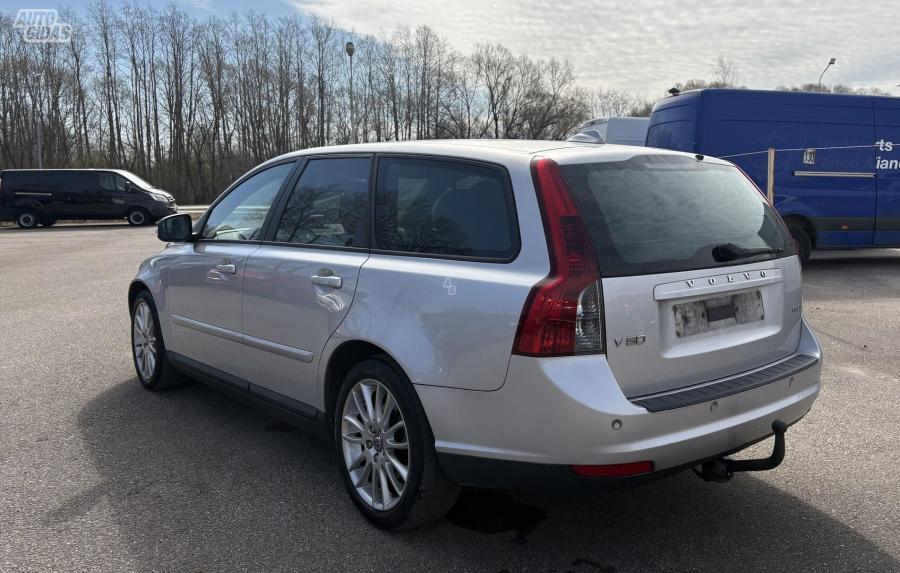 Volvo V50 2010 in Taurage, with an engine capacity of 2.00 L and mileage of 252 thousand km for 2950 €, photo 10 on AUTOMOTO.COM.LV