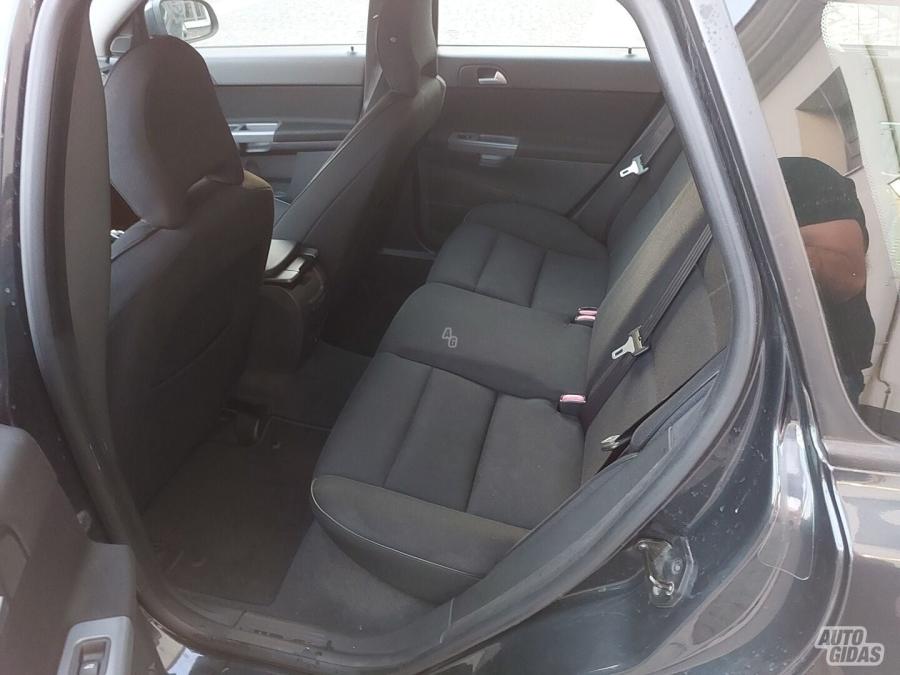 Volvo V50 2010 Viļņa, ar dzinēja tilpumu 1.60 L un nobraukumu 313 tūkst. km par 2290 €, foto 9 vietnē AUTOMOTO.COM.LV