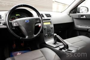 Volvo V50 2010 Rīga, ar dzinēja tilpumu 1.60 L un nobraukumu 310 tūkst. km par 3890 €, foto 13 vietnē AUTOMOTO.COM.LV
