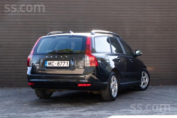 Volvo V50 2010 in Riga, with an engine capacity of 1.60 L and mileage of 367 thousand km for 3590 €, photo 3 on AUTOMOTO.COM.LV