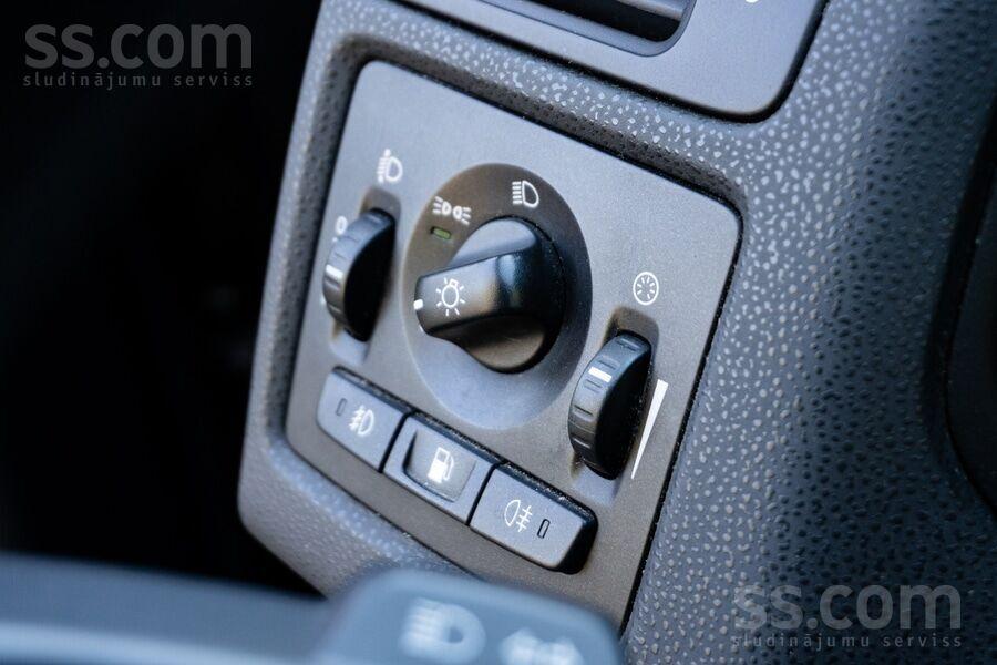 Volvo V50 2010 Rīga, ar dzinēja tilpumu 1.60 L un nobraukumu 367 tūkst. km par 3590 €, foto 9 vietnē AUTOMOTO.COM.LV