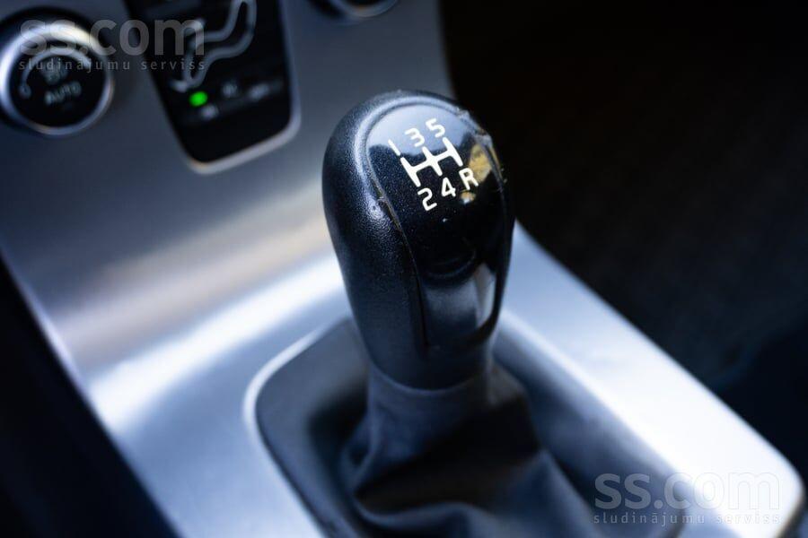 Volvo V50 2010 Rīga, ar dzinēja tilpumu 1.60 L un nobraukumu 367 tūkst. km par 3590 €, foto 10 vietnē AUTOMOTO.COM.LV