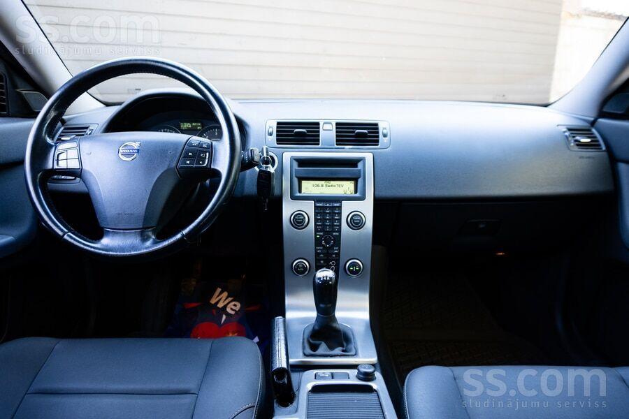 Volvo V50 2010 Rīga, ar dzinēja tilpumu 1.60 L un nobraukumu 367 tūkst. km par 3590 €, foto 11 vietnē AUTOMOTO.COM.LV
