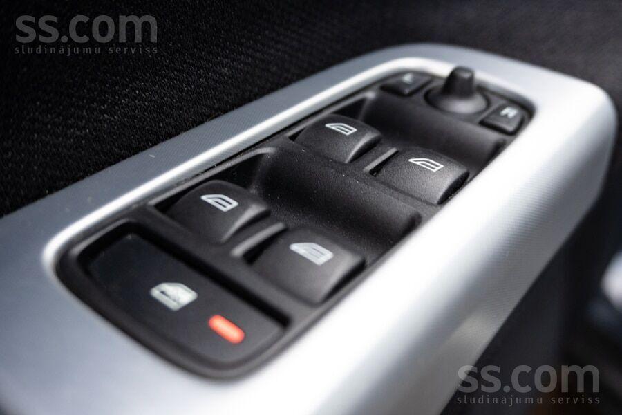 Volvo V50 2010 Rīga, ar dzinēja tilpumu 1.60 L un nobraukumu 278 tūkst. km par 4490 €, foto 12 vietnē AUTOMOTO.COM.LV