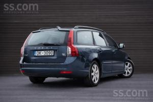 Volvo V50 2010 Rīga, ar dzinēja tilpumu 1.60 L un nobraukumu 234 tūkst. km par 4490 €, foto 4 vietnē AUTOMOTO.COM.LV