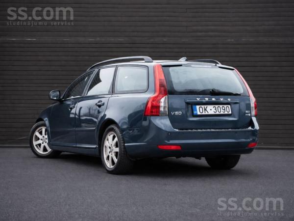 Volvo V50 2010 Rīga, ar dzinēja tilpumu 1.60 L un nobraukumu 234 tūkst. km par 4490 €, foto 4 vietnē AUTOMOTO.COM.LV