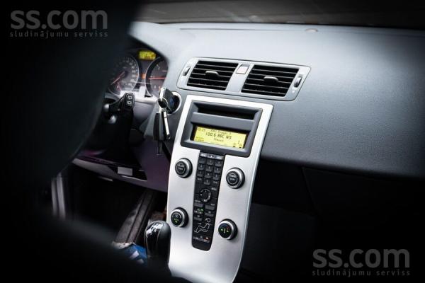 Volvo V50 2010 Rīga, ar dzinēja tilpumu 1.60 L un nobraukumu 234 tūkst. km par 4490 €, foto 5 vietnē AUTOMOTO.COM.LV