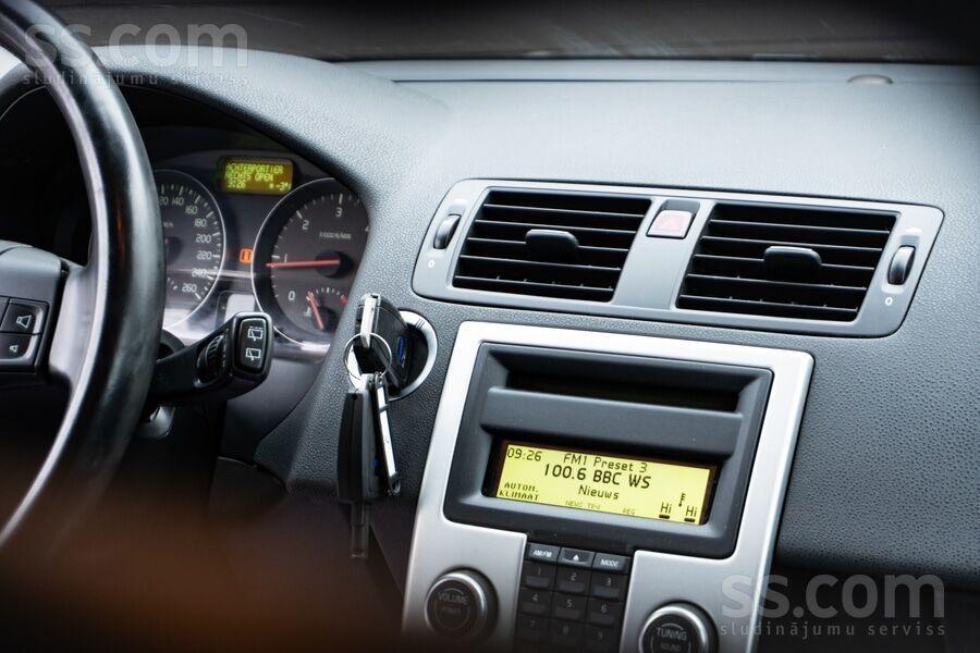 Volvo V50 2010 Rīga, ar dzinēja tilpumu 1.60 L un nobraukumu 234 tūkst. km par 4490 €, foto 7 vietnē AUTOMOTO.COM.LV