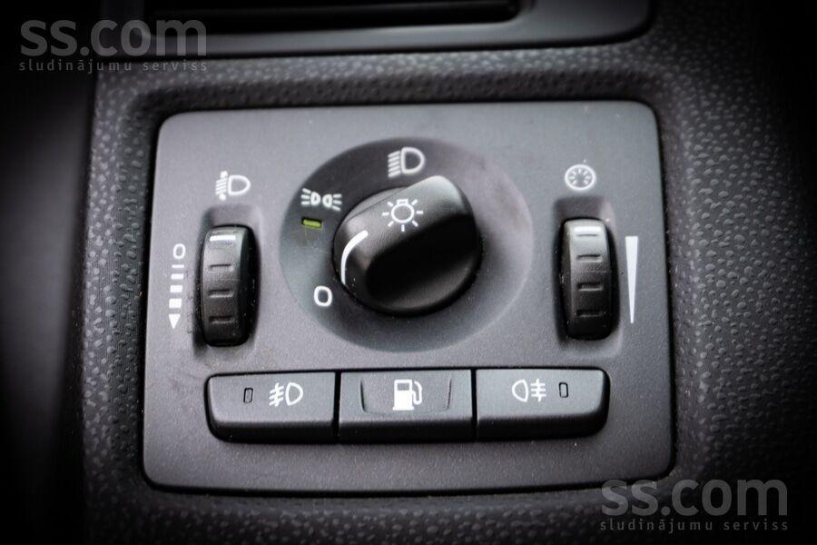 Volvo V50 2010 Rīga, ar dzinēja tilpumu 1.60 L un nobraukumu 234 tūkst. km par 4490 €, foto 12 vietnē AUTOMOTO.COM.LV