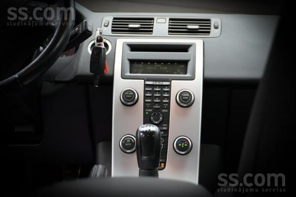 Volvo V50 2010 Rīga, ar dzinēja tilpumu 1.60 L un nobraukumu 341 tūkst. km par 4290 €, foto 6 vietnē AUTOMOTO.COM.LV