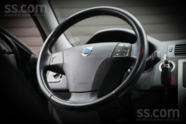 Volvo V50 2010 Rīga, ar dzinēja tilpumu 1.60 L un nobraukumu 341 tūkst. km par 4290 €, foto 7 vietnē AUTOMOTO.COM.LV